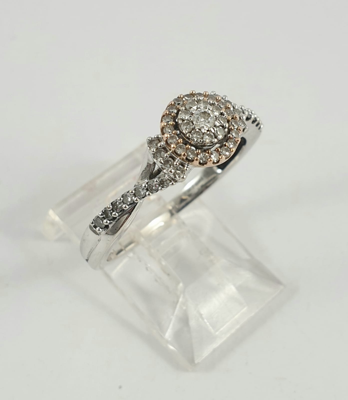 10CT GOLD AND DIAMOND HALO RING - Happy Hockers